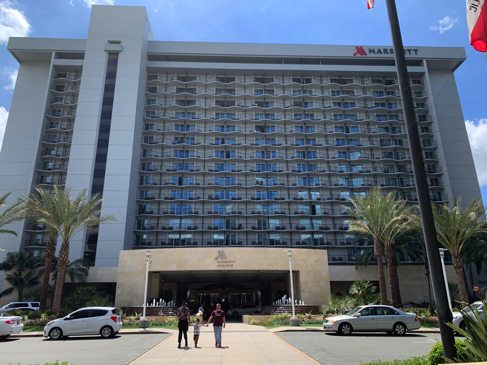 Detailed review & photos “Anaheim Marriott” – Fish&Tips